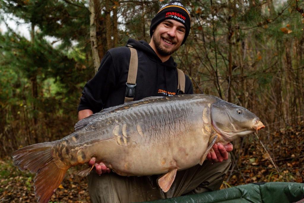 Karp ponad 25 kg na późnojesiennej zasiadce - Fishsurfing